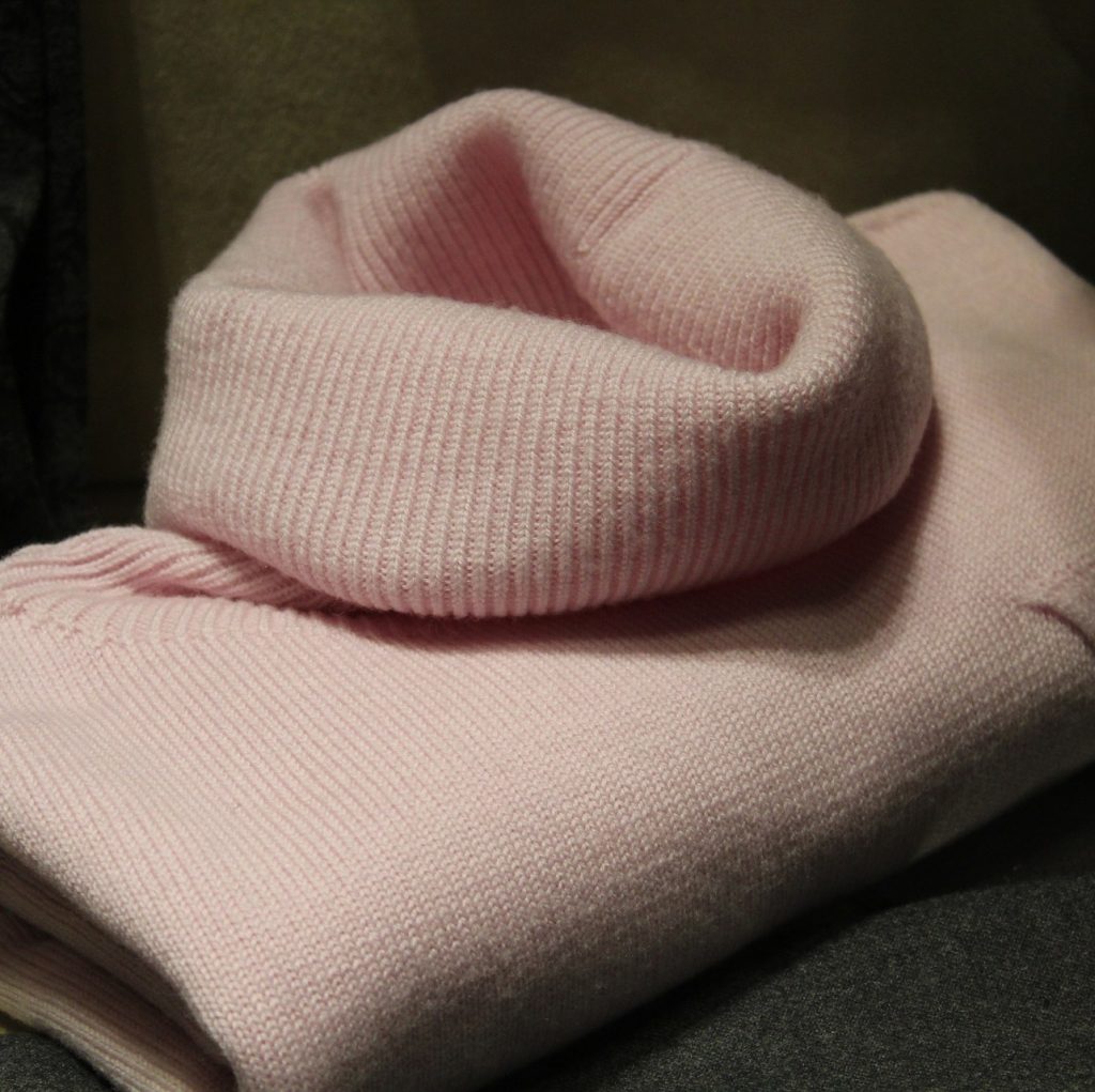 Cómo guardar la ropa de invierno. Lava la ropa de invierno.